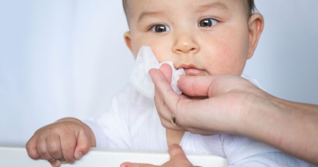 Conhecer para identificar: Veja os sintomas de refluxo em bebe ...
